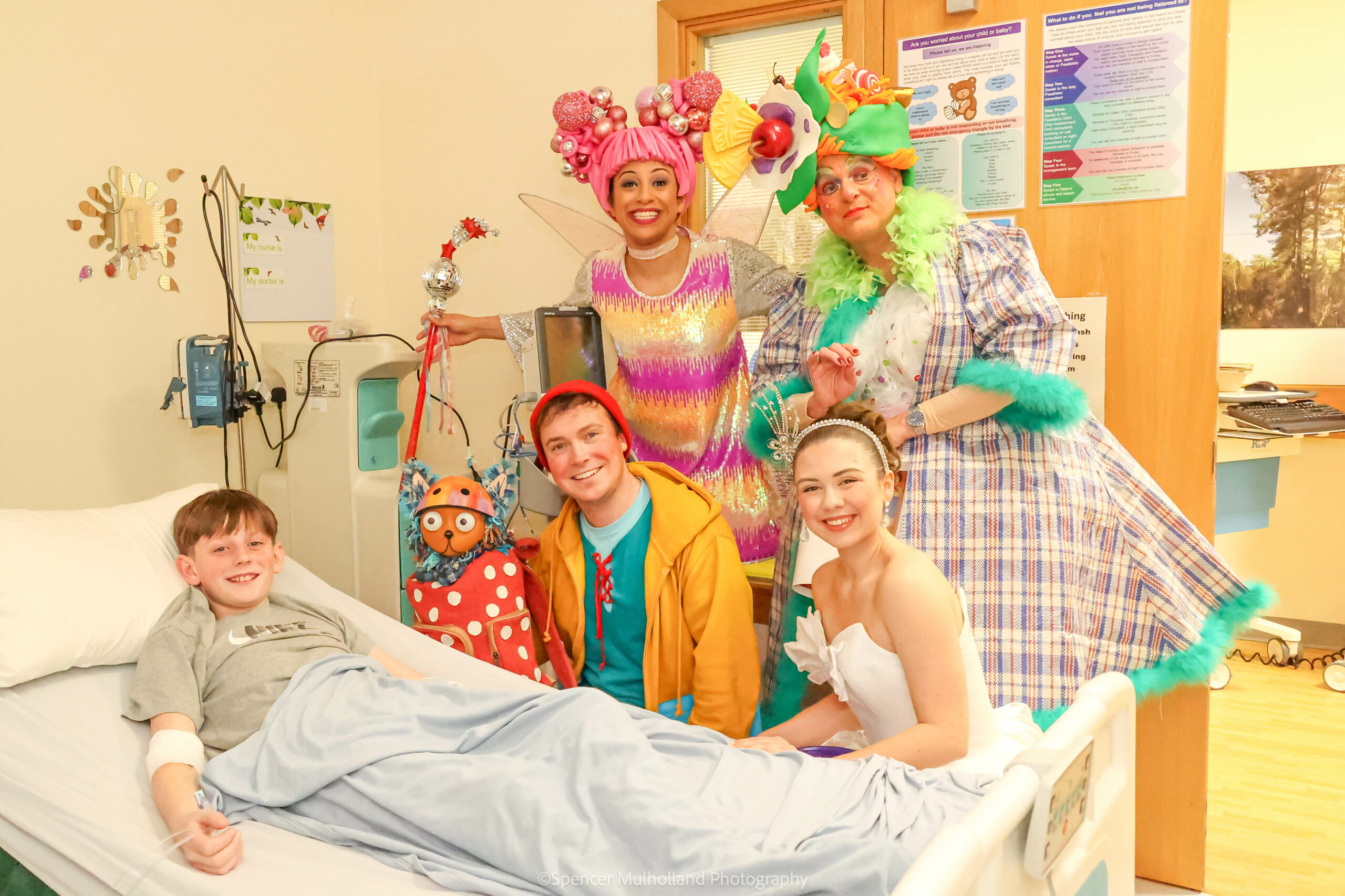 Panto stars bring festive cheer to patients at Salisbury Hospital ...